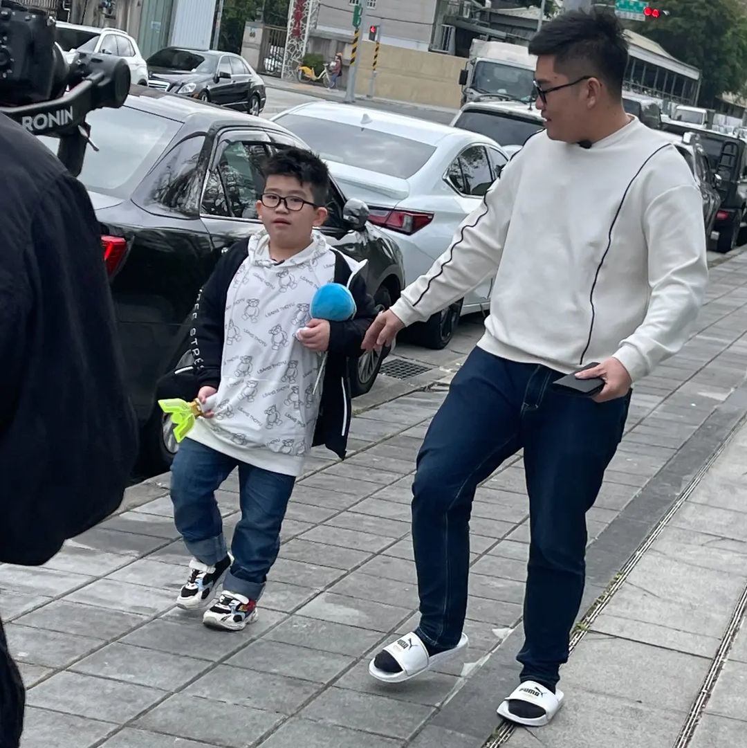 Joeman「合體新豐街底迪」！曬同框照狂被說撞臉網笑翻：一模一樣