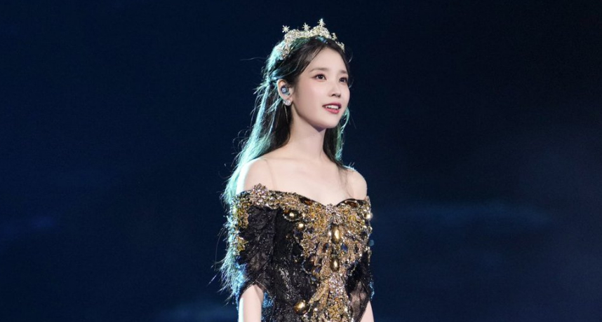 IU演唱會10大歷史性時刻：搭熱氣球繞場一圈！無人機「拼出粉絲Lo