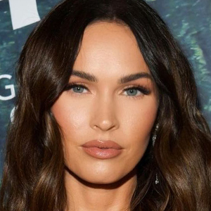 梅根福克斯承認整形！「二度隆胸＋整鼻」外貌大改造 她闢謠：絕