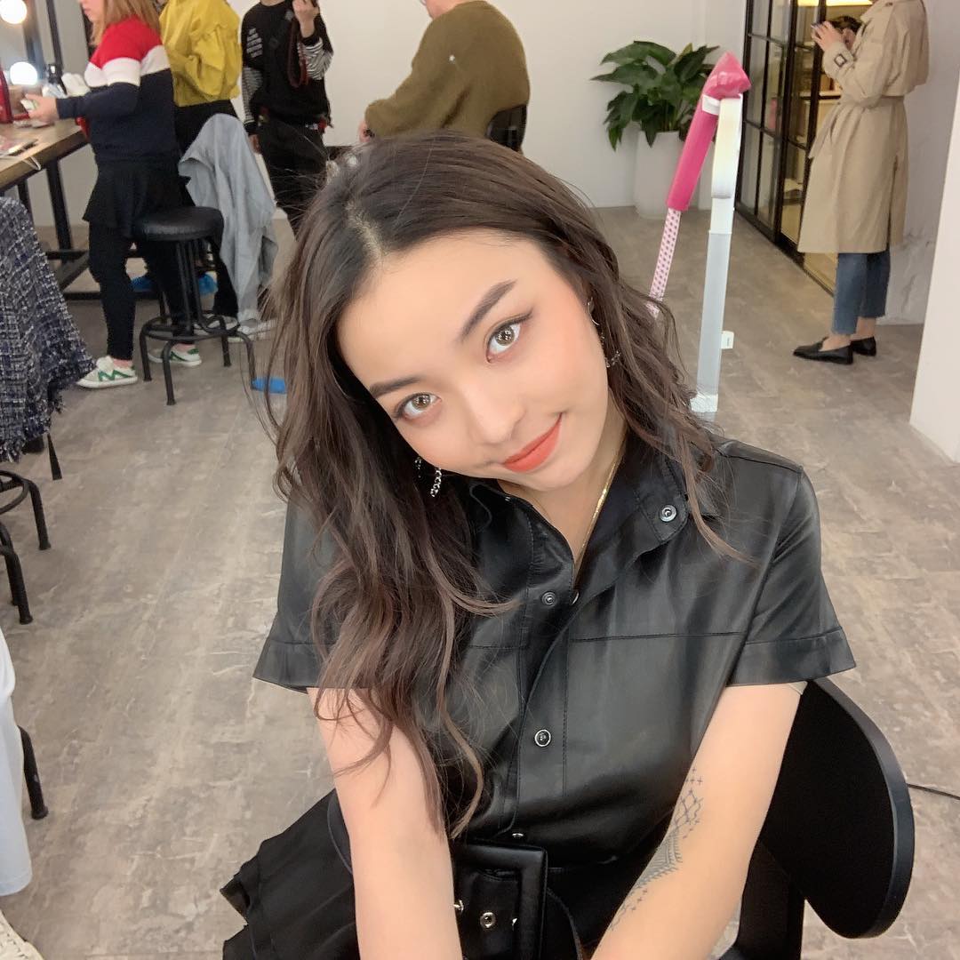 化身「清純系Rapper」！VAVA「素顏真面目」曝光 網狂讚：以後別化妝了！